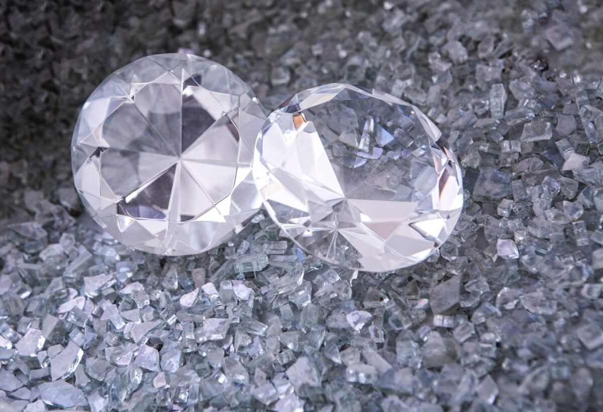 Lab-grown diamonds threaten value of Namibian gems – Namibia Business ...